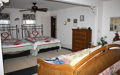 Cardinal room- full view – Great River Road Bed & Breakfast